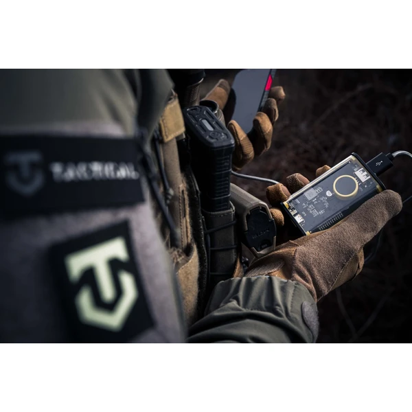 Tactical C4 Explosive powerbanka 9600mAh žlutá - iWant.cz